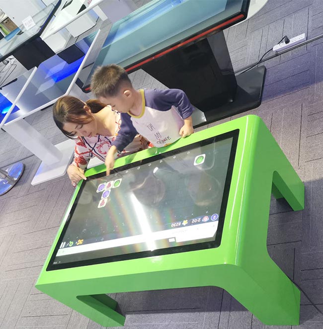 43 inch China factory interactive multi smart touch chidren's coffee table